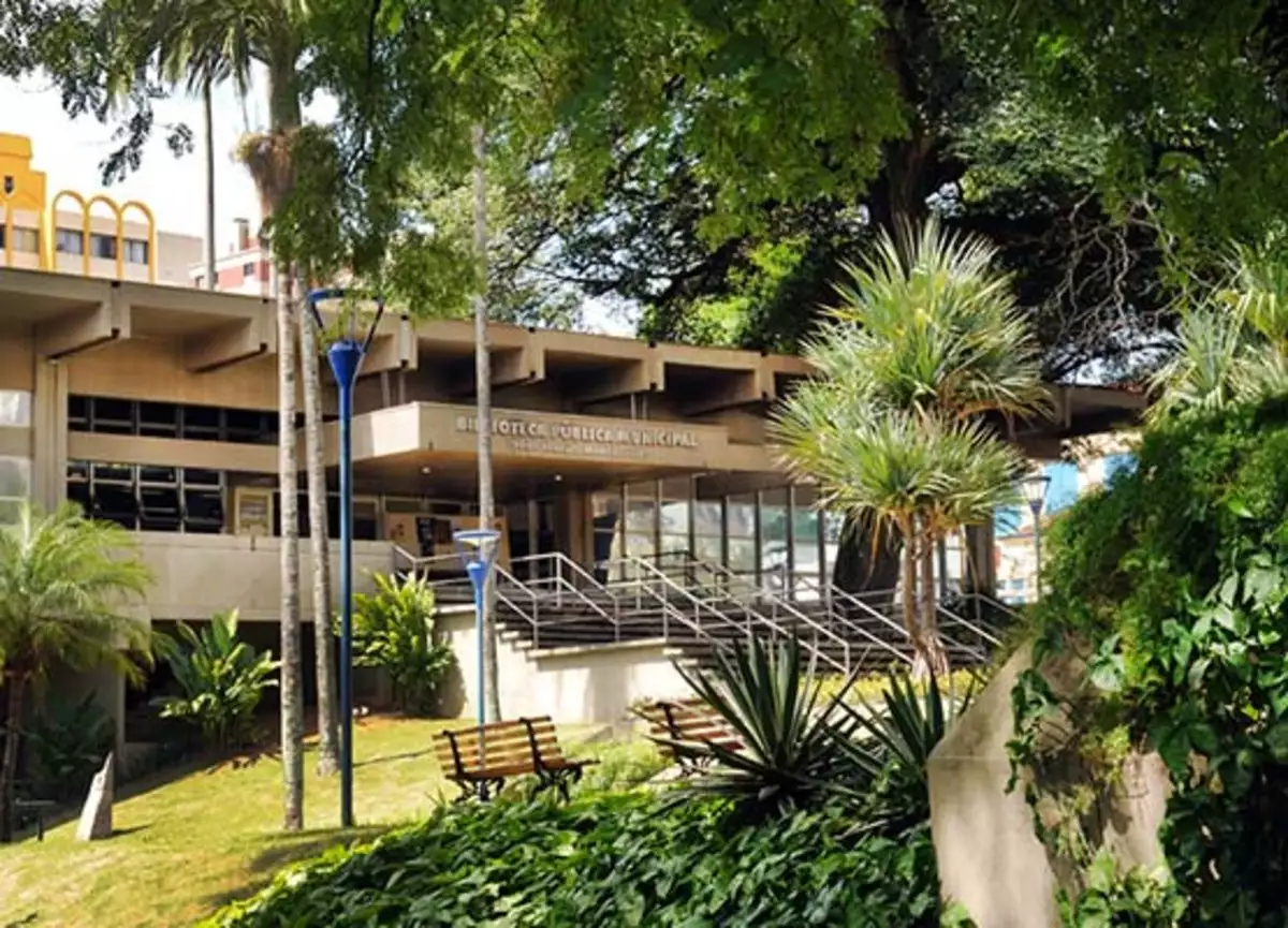 Biblioteca Zink recebe encontros de leitura e escrita para jovens e adultos